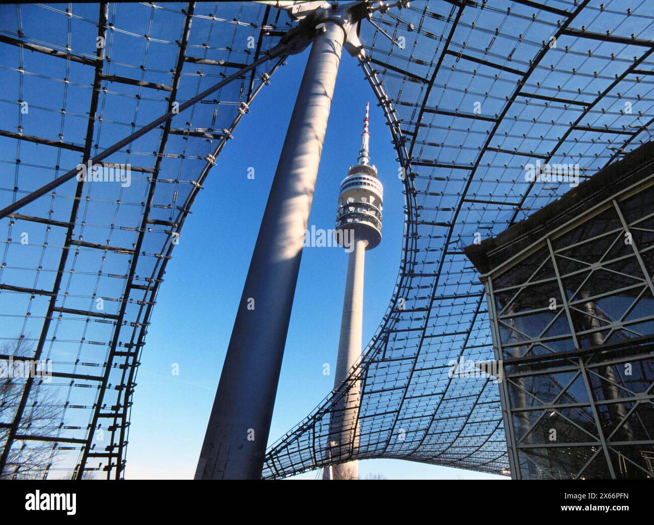 Der Olympiaturm in München wird am 1.Juni 2024 für zwei Jahre bis Mai 2026 wegen umfangreiche ...