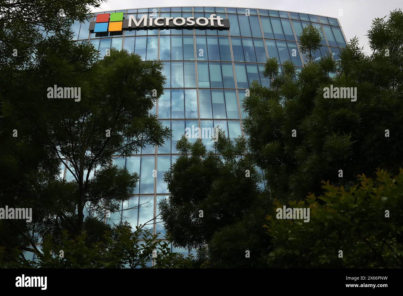 Microsoft headquarters paris hi-res stock photography and images - Alamy