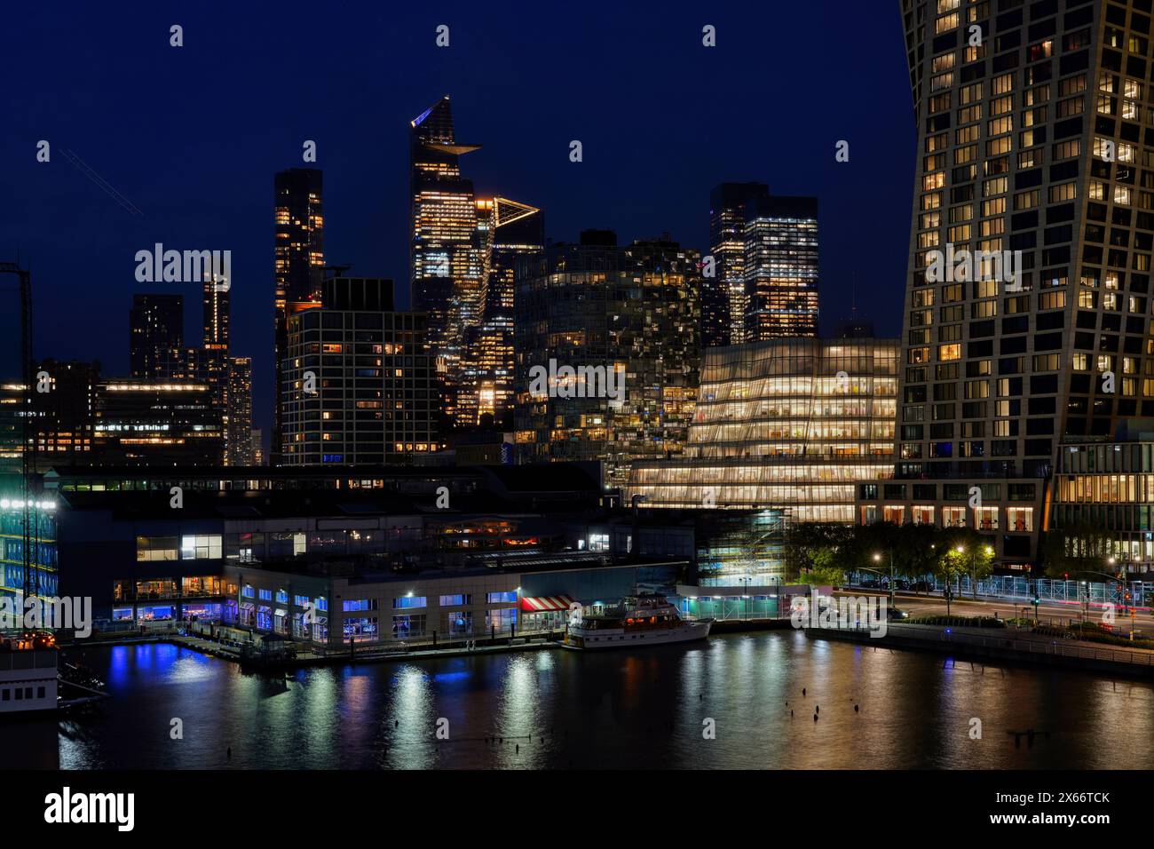 Night view of Hudson Yards from Pier 57 Rooftop Park Stock Photo - Alamy