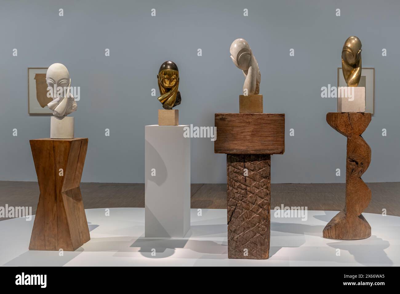 Paris, France - 05 09 2024: Miss Pogany sculpted by Brancusi Stock ...