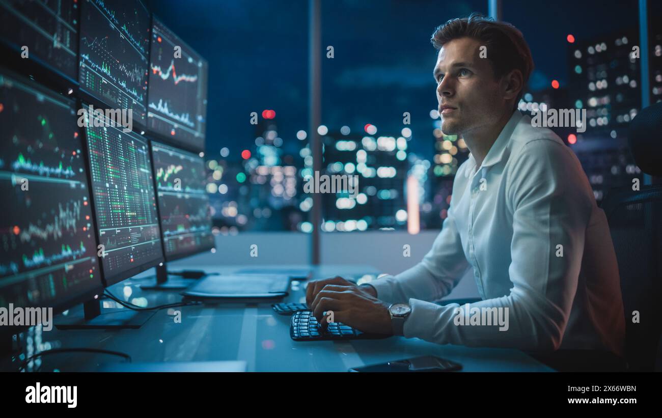 Downtown investor hi-res stock photography and images - Alamy