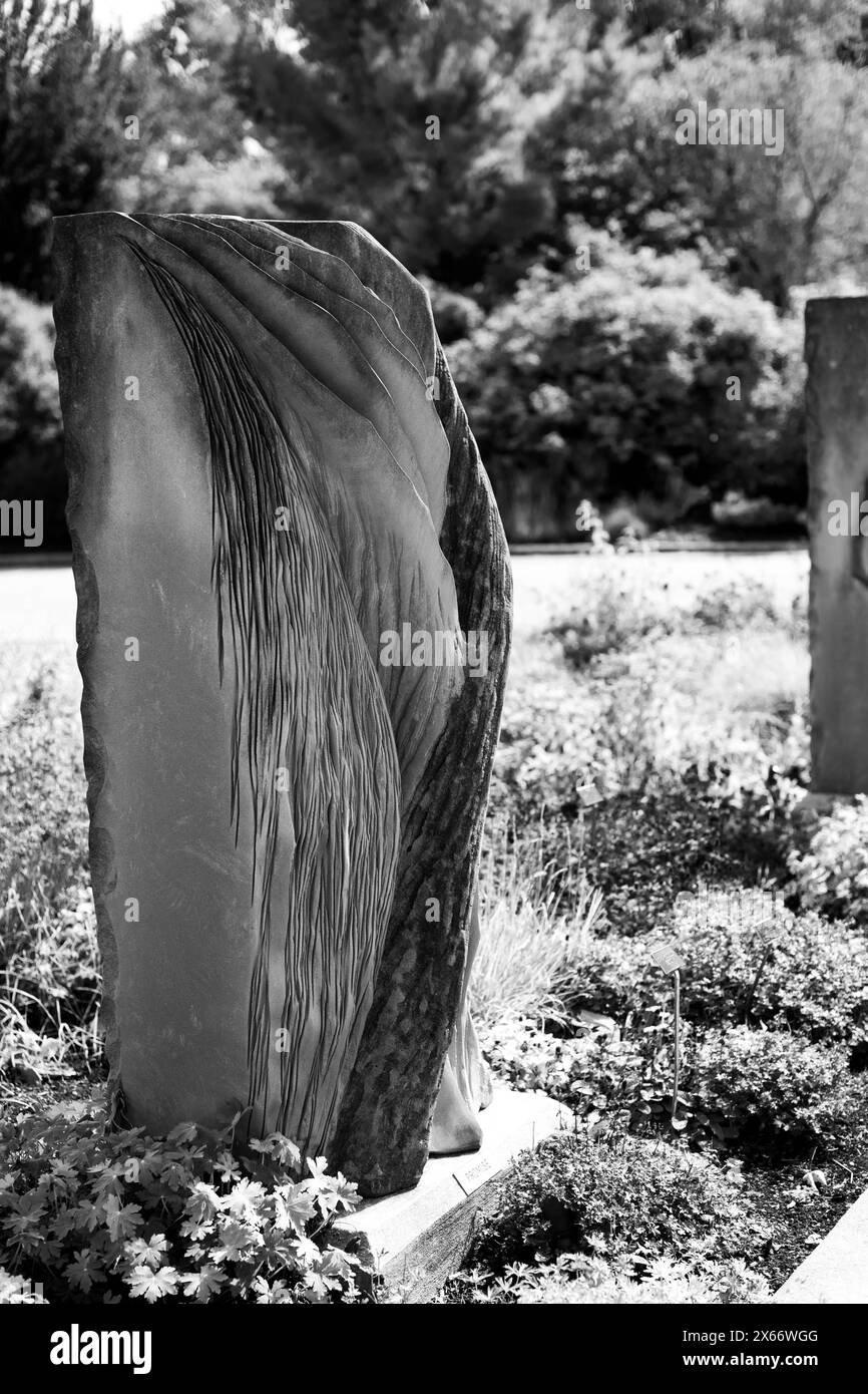 Garden sculpture white background Black and White Stock Photos & Images ...