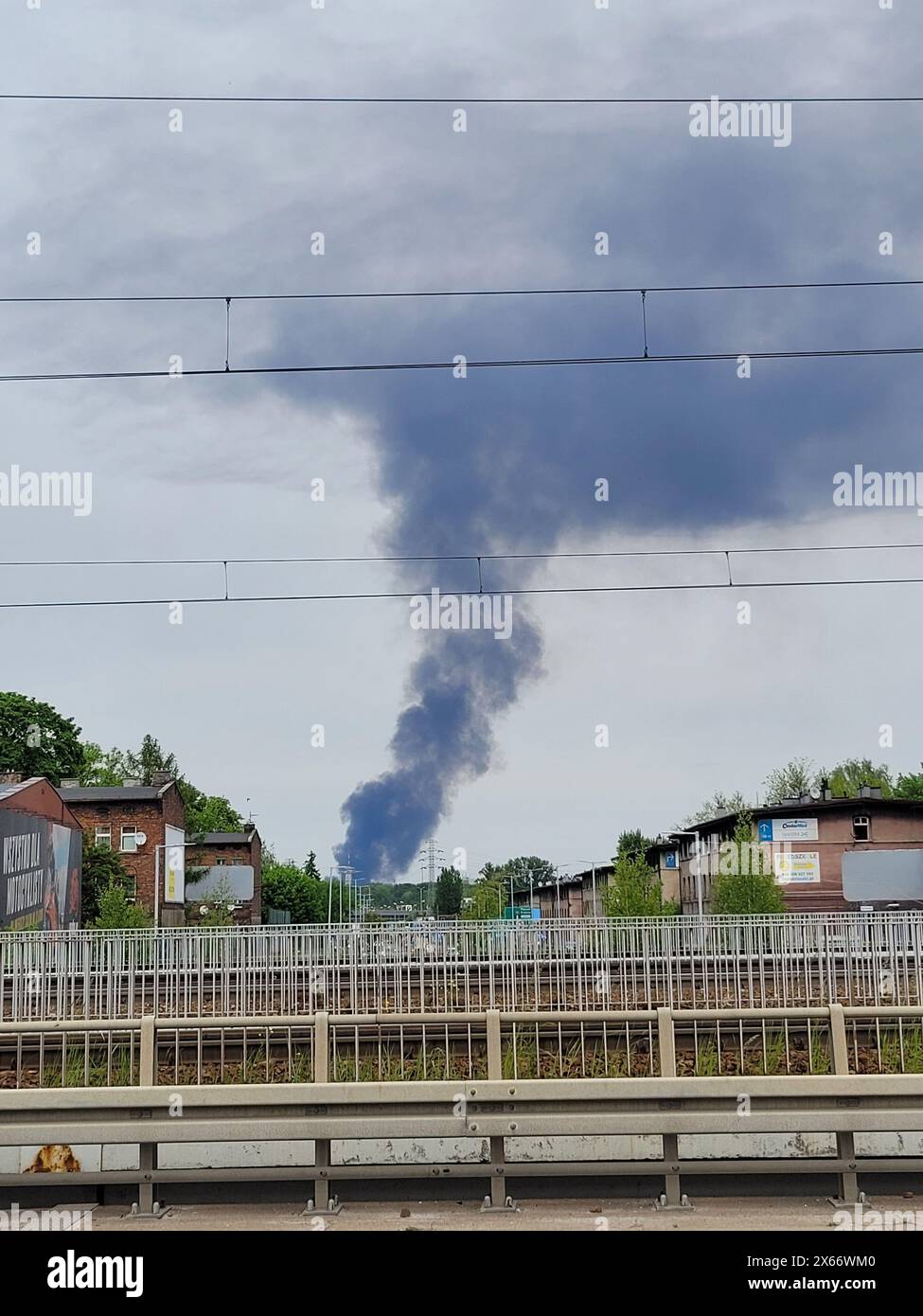 Landfill fire smoke air pollution hi-res stock photography and images ...