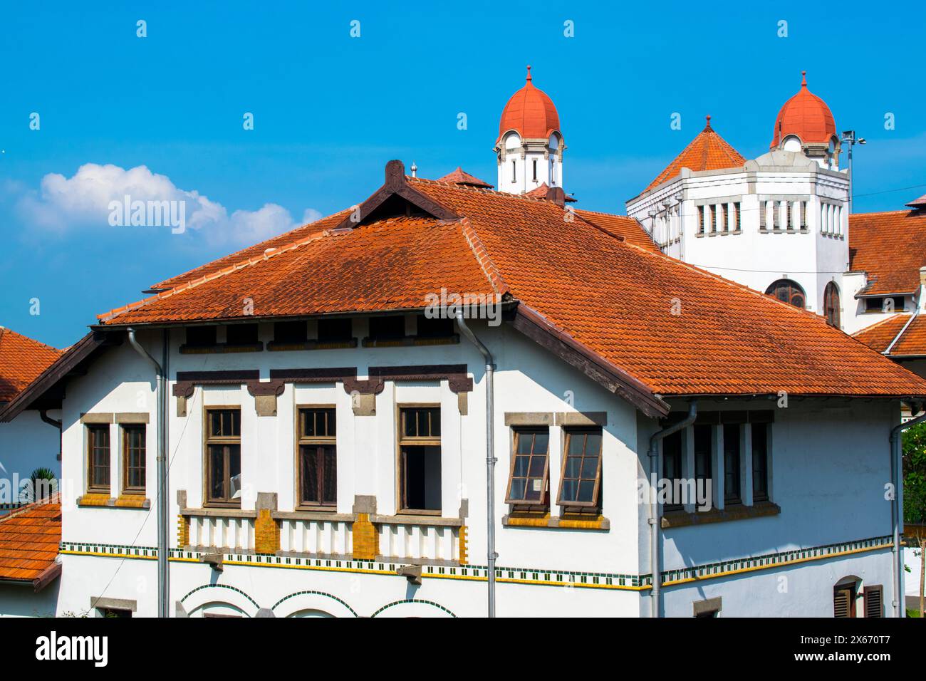Colonial design building hi-res stock photography and images - Alamy