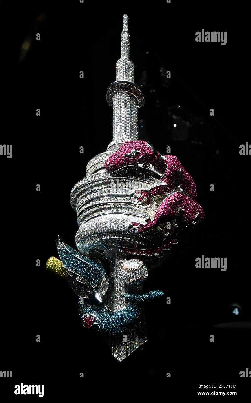 Drake's "The Crown Jewel of Toronto" pendant on display for "Ice Cold ...