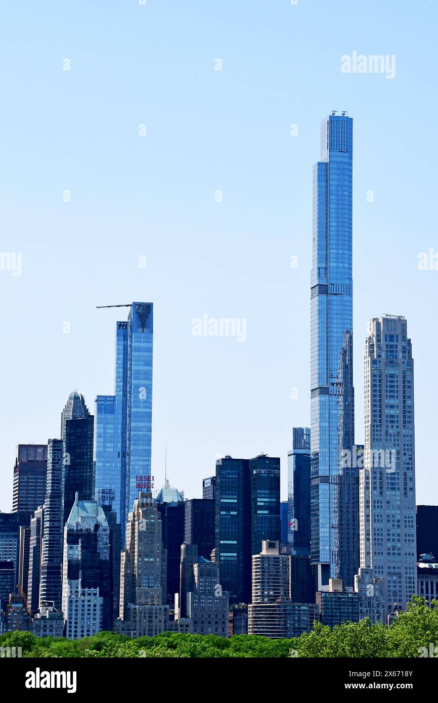 Manhattan and The Steinway Tower, Central Park Tower,The Tower at 15 ...