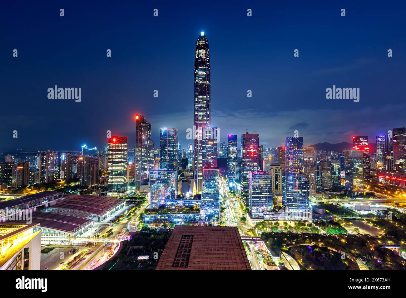 Shenzhen skyline cityscape with skyscrapers in downtown city at night ...