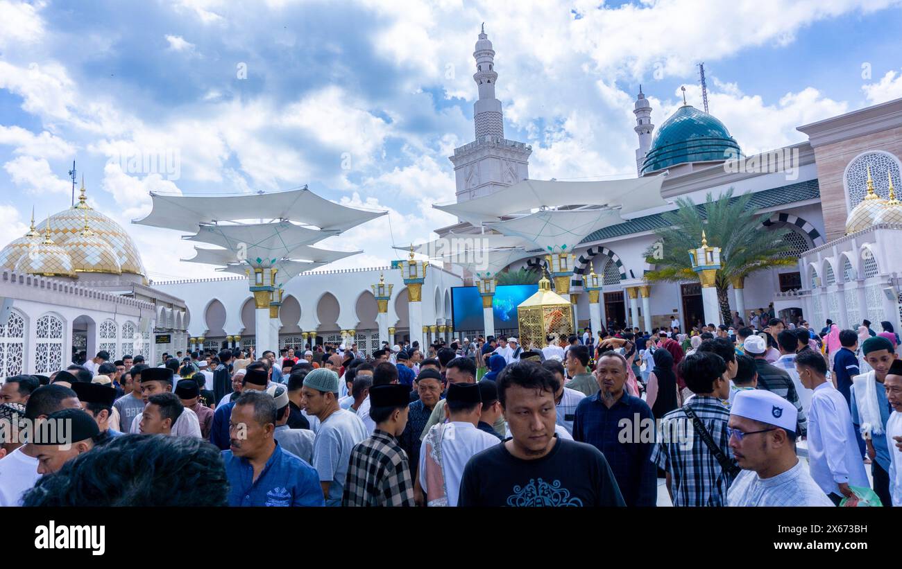 Crowded people at the beautiful Ar-Rahman mosque. This mosque has ...