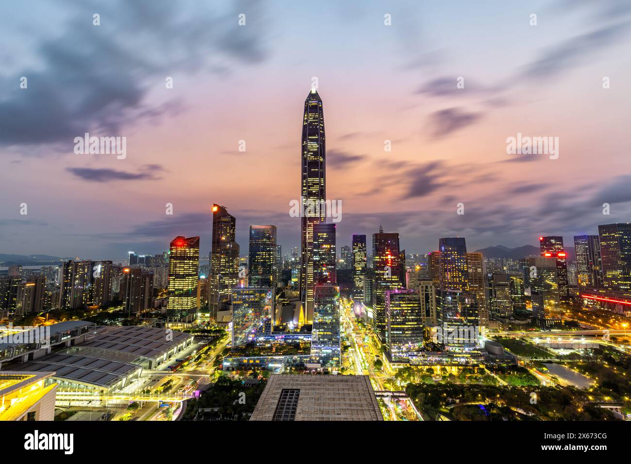 Shenzhen skyline cityscape with skyscrapers in downtown at sunset ...