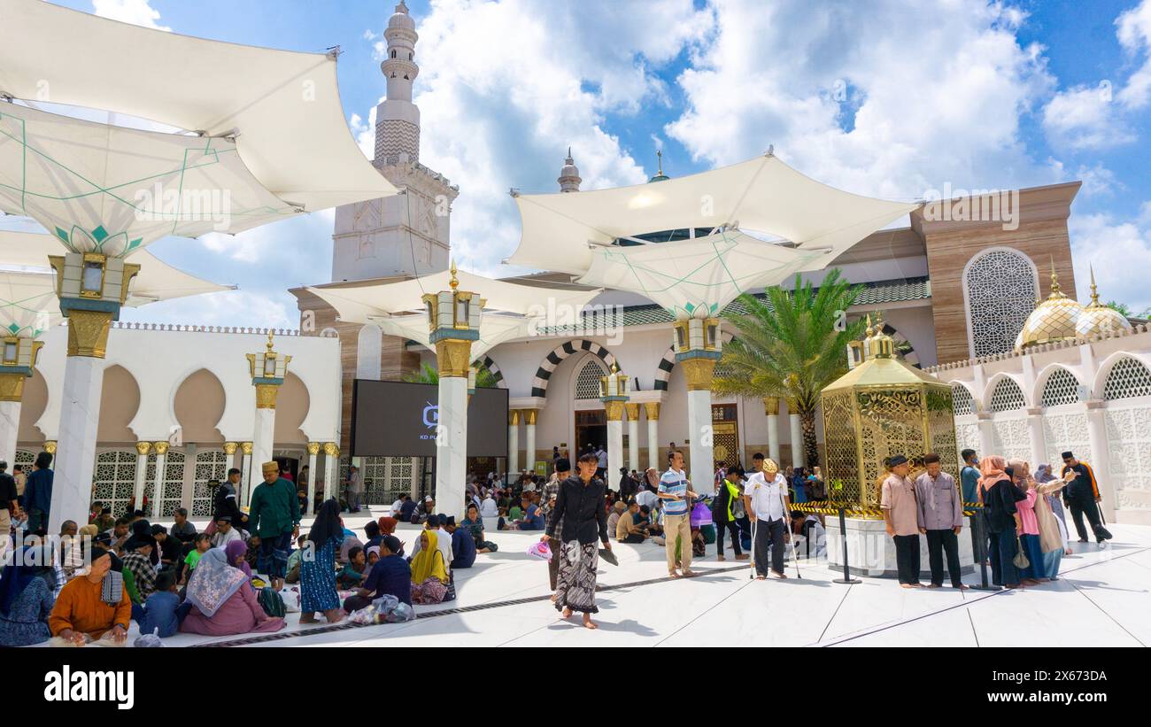 Crowded people at the beautiful Ar-Rahman mosque. This mosque has ...