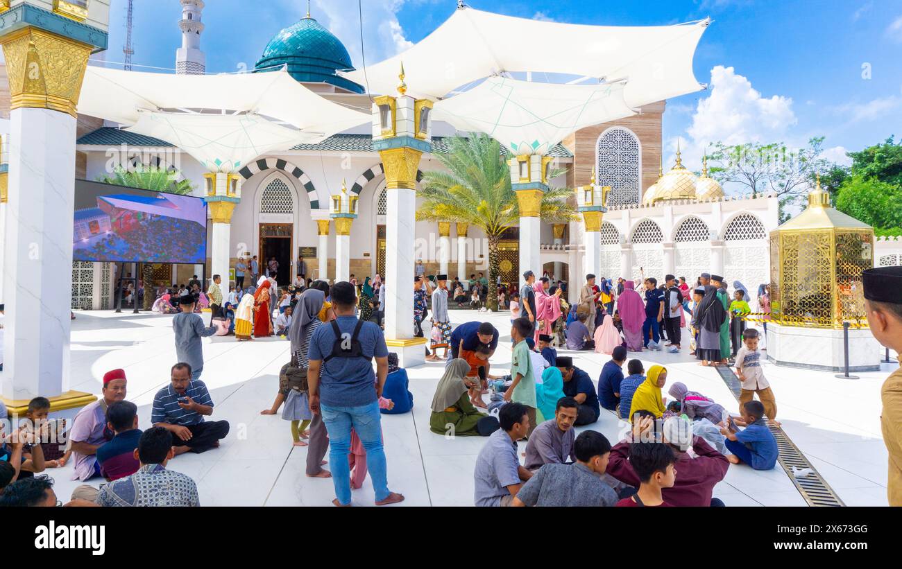 Crowded people at the beautiful Ar-Rahman mosque. This mosque has ...