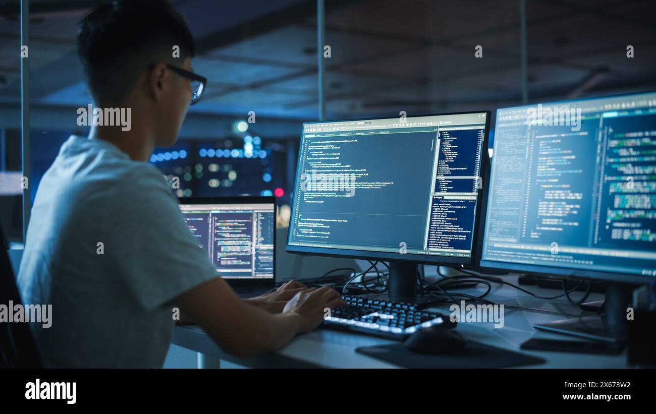 Night office young japanese hi-res stock photography and images - Alamy