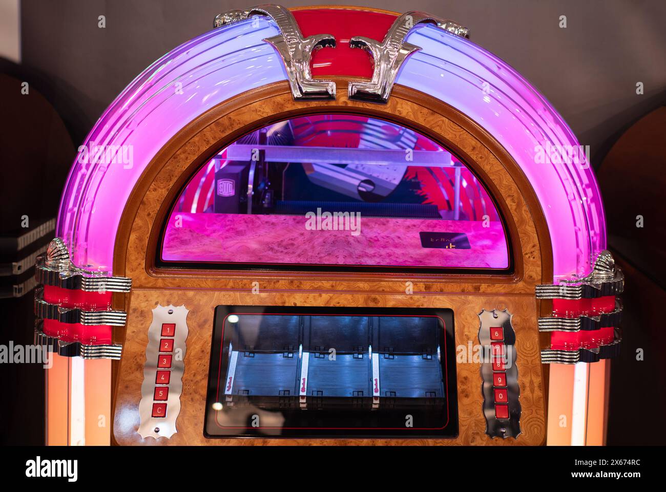 Details of Retro Jukebox: Music and Dance in the 1940s and 1950s Stock ...