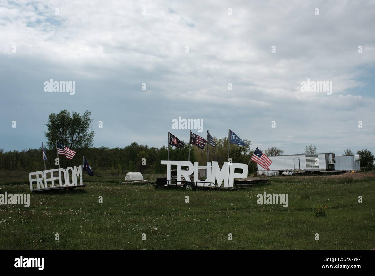Trump 2024 flag hi-res stock photography and images - Alamy