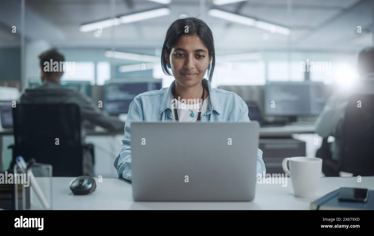 Beautiful indian woman programmer hi-res stock photography and images ...