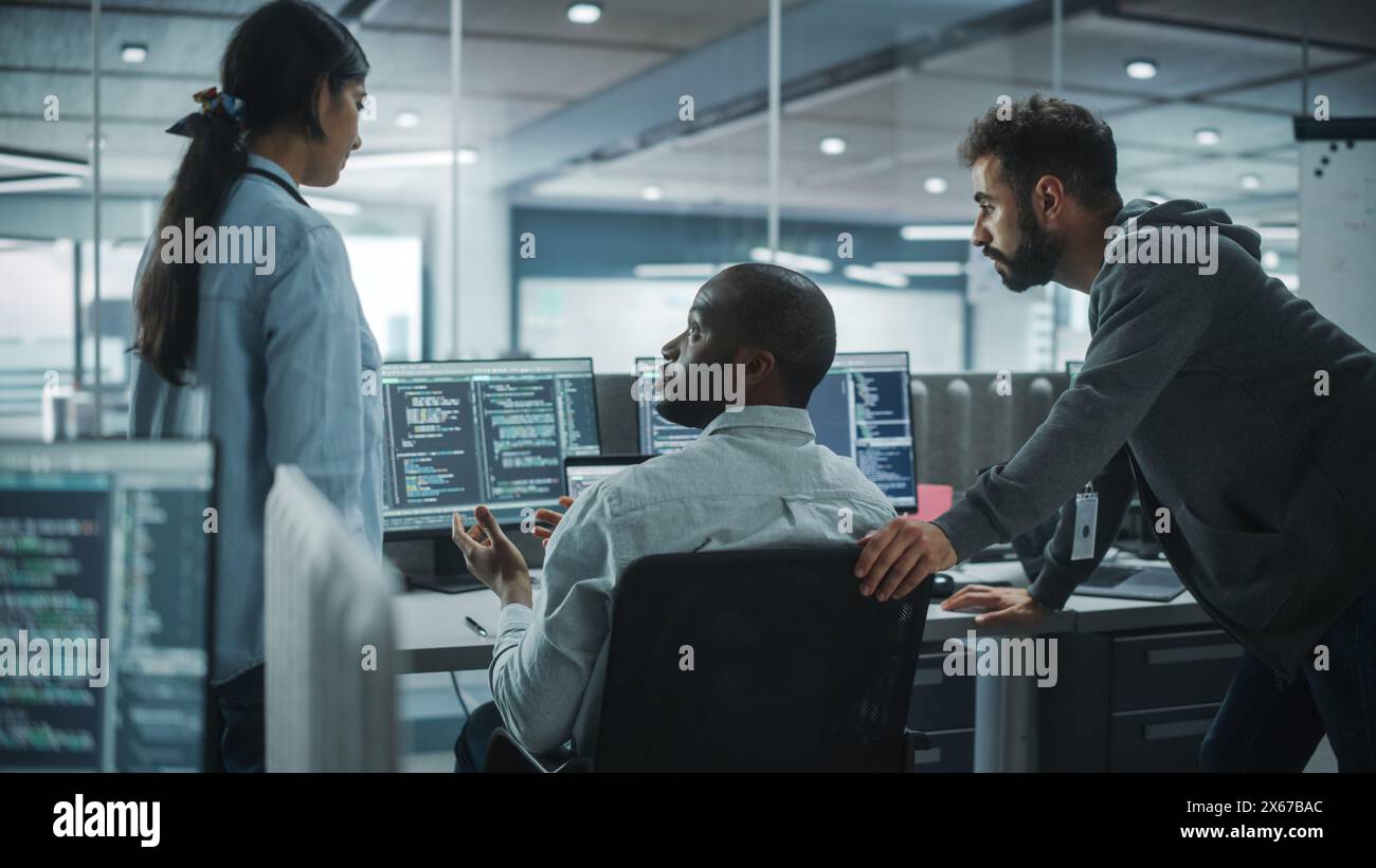 Cybersecurity team meeting hi-res stock photography and images - Alamy