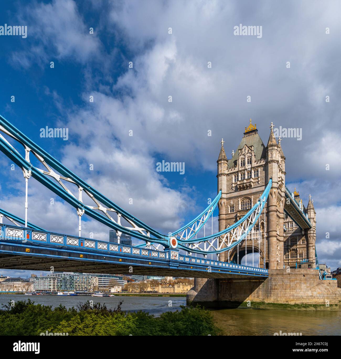 View from the edge of the River Thames of London's Tower Bridge ...