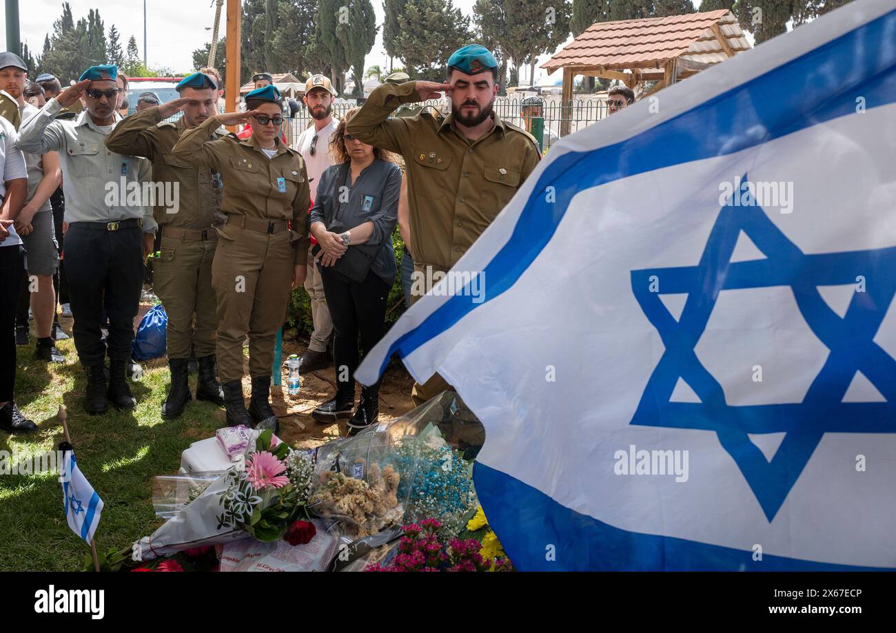 Ashkelon, Israel. 13th May, 2024. Israeli soldiers and friends of Staff ...