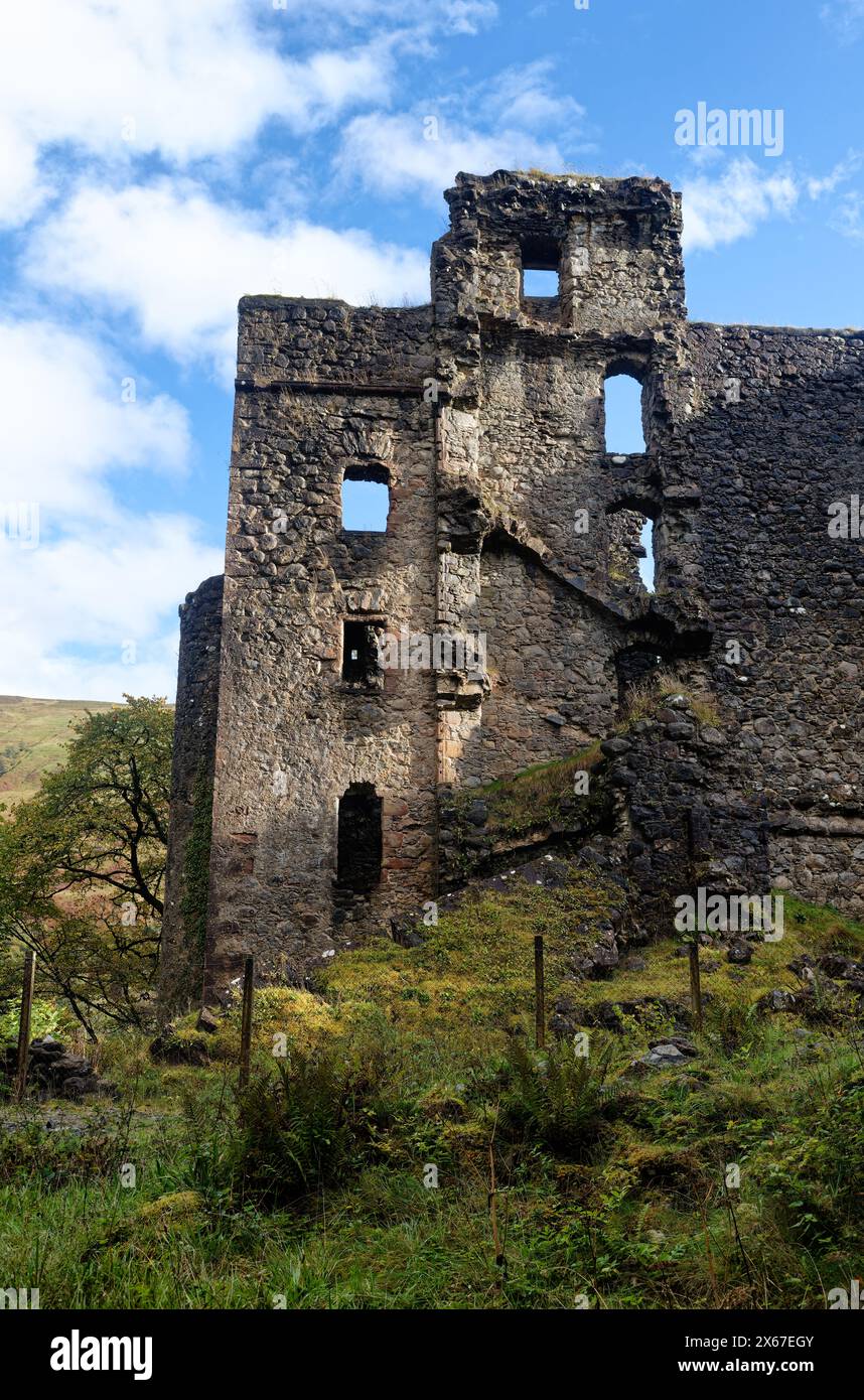The ruins of Invergarry Castle, home of Clan MacDonell, at Glengarry ...