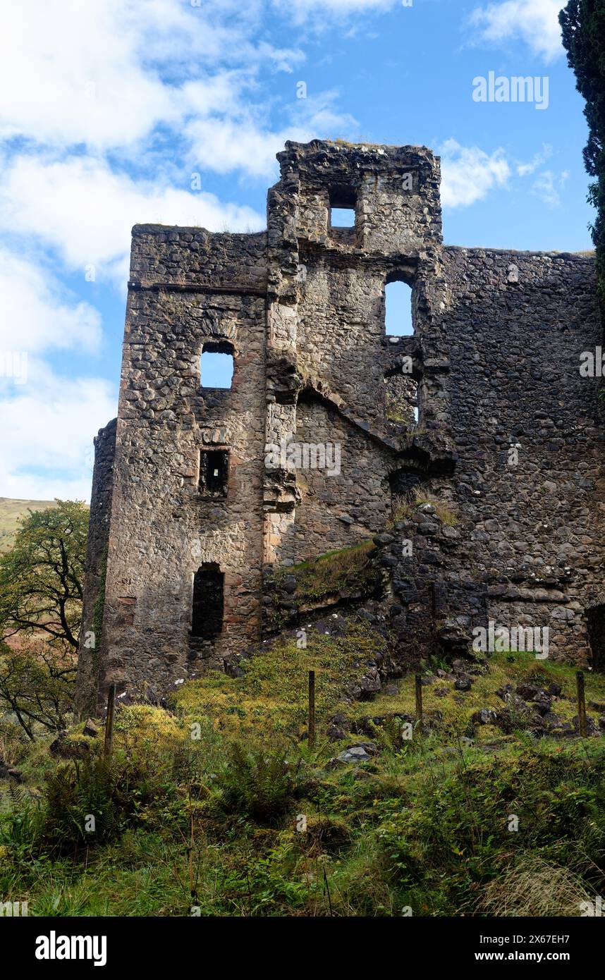 The ruins of Invergarry Castle, home of Clan MacDonell, at Glengarry ...