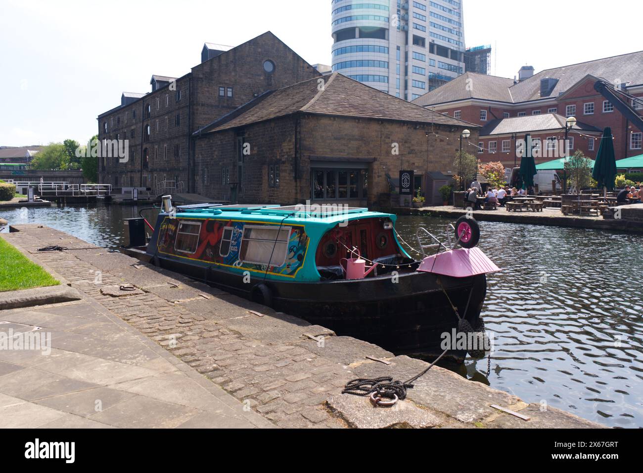 A Colourful Canal Boat, Granary Wharf, Leeds, Yorkshire Stock Photo - Alamy