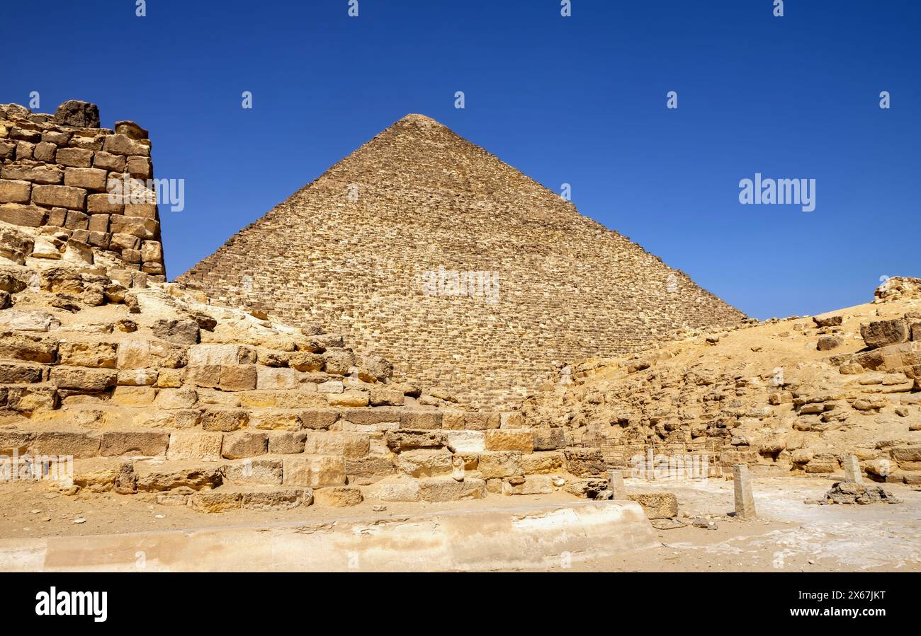 Pyramid of Cheops in Giza, Egypt Stock Photo - Alamy