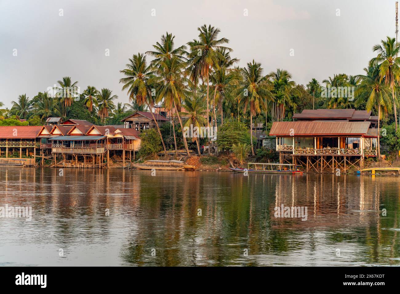 Stilt houses on the Mekong River on Don Khon Island, Si Phan Don ...