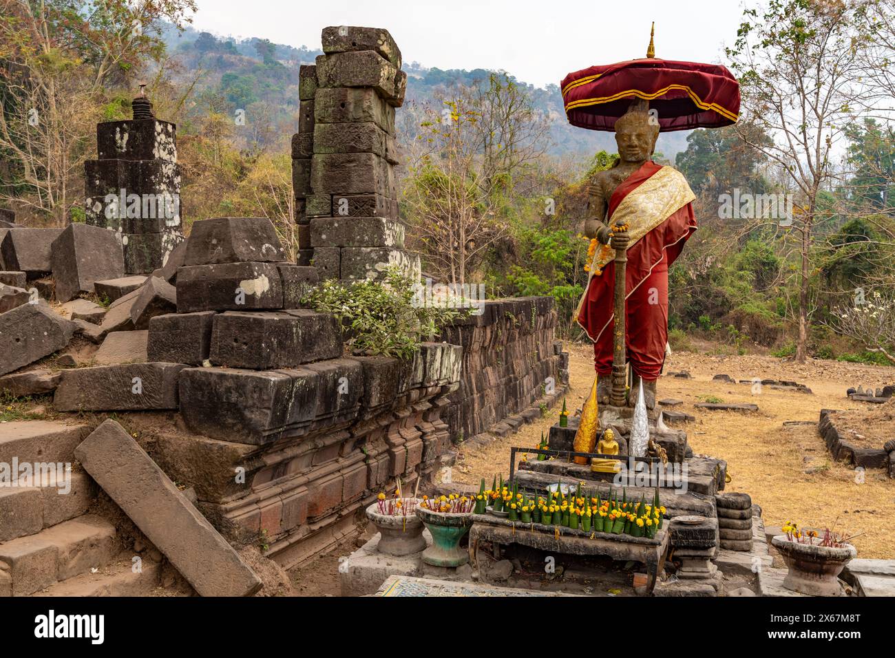 Dvarapala statue hi-res stock photography and images - Alamy