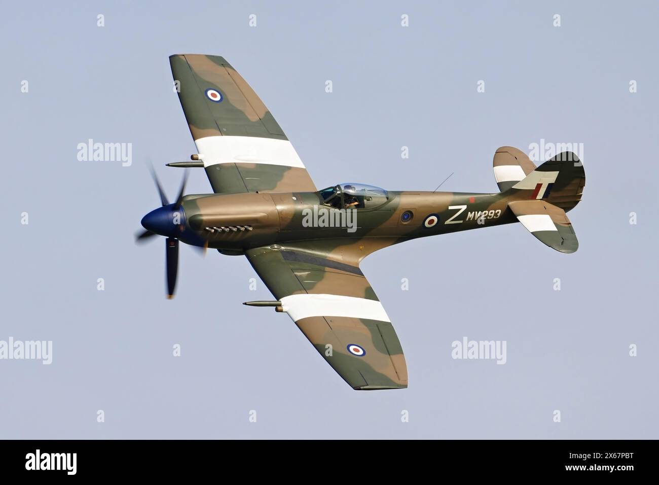 Spitfire FR Mk. XIVe MV293 displays at the Shuttleworth Collection Old ...