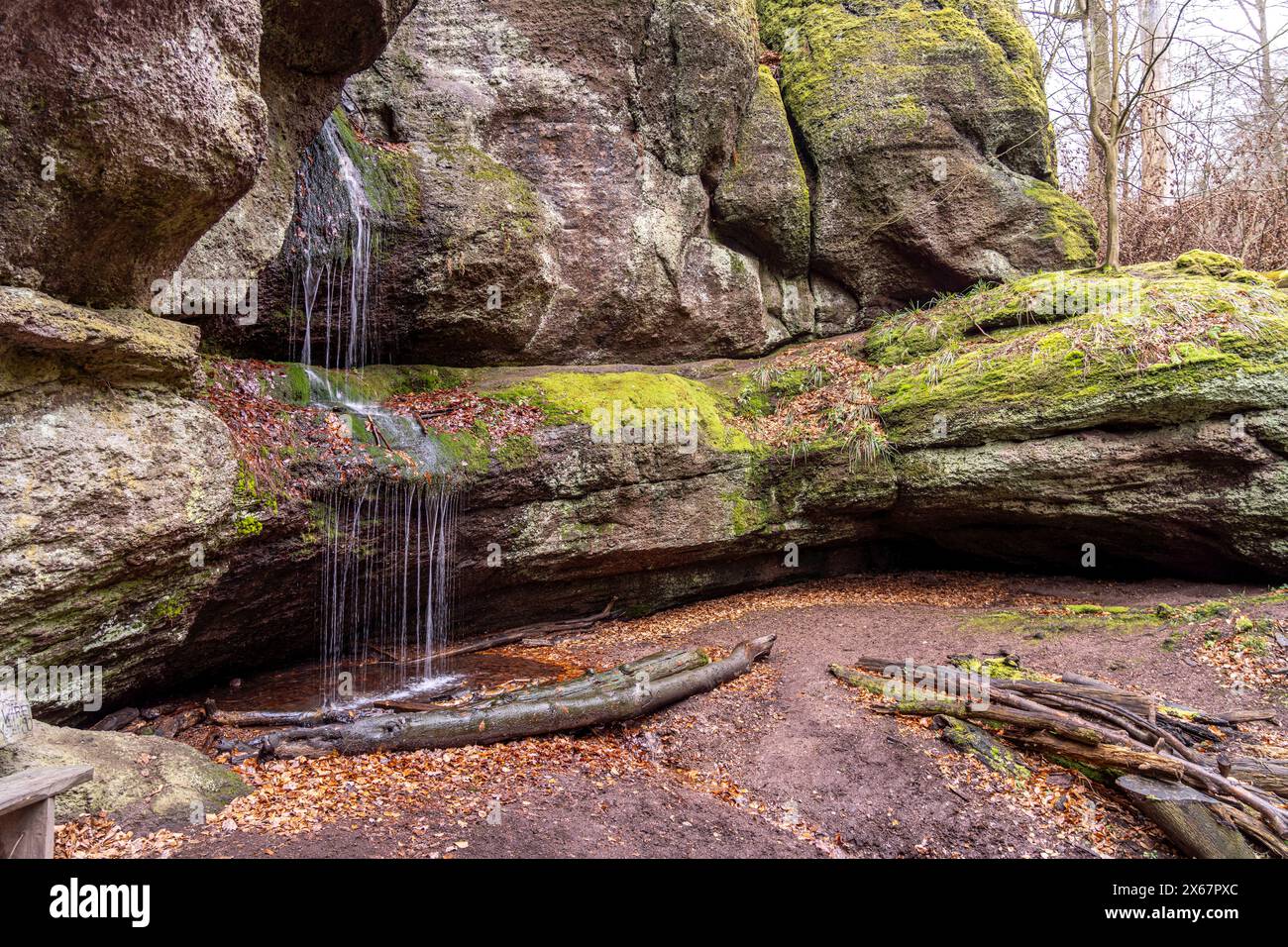 Ludwig's Grotto with waterfall in the Ludwigsklamm gorge in Eisenach ...