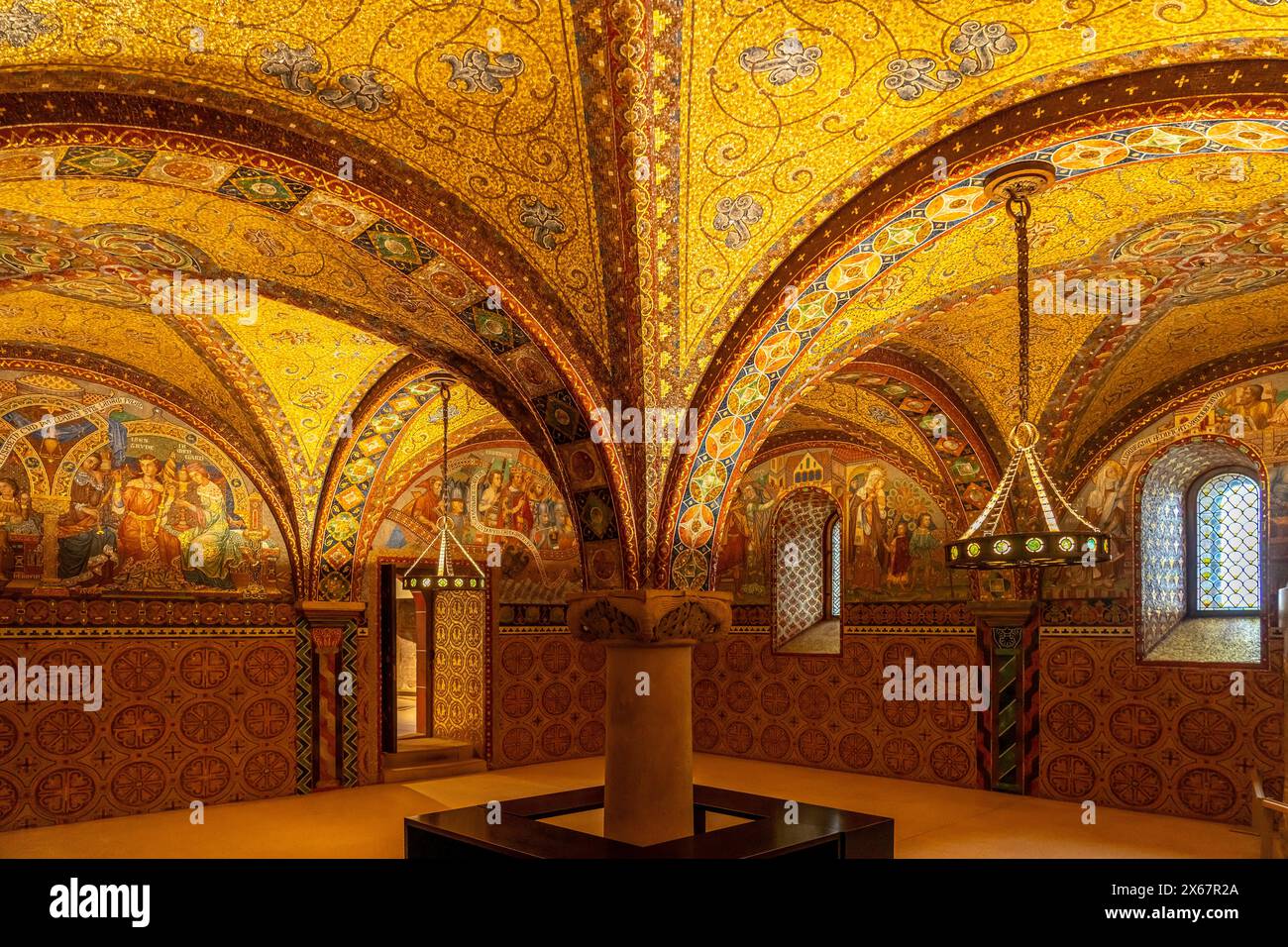 Womens chamber hi-res stock photography and images - Alamy