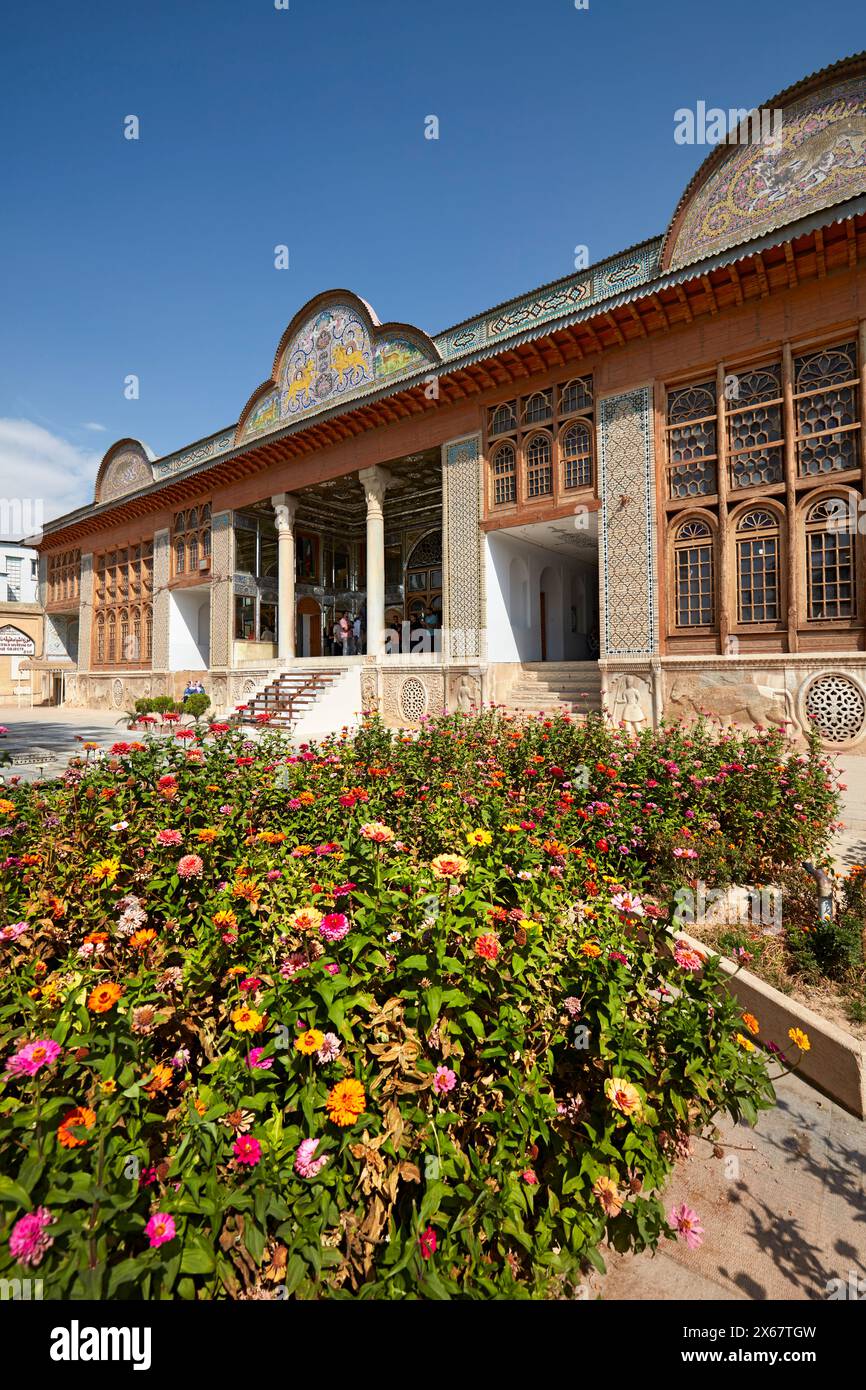 Blooming flowers at the Qavam House (Narenjestan-e Ghavam), 19th ...