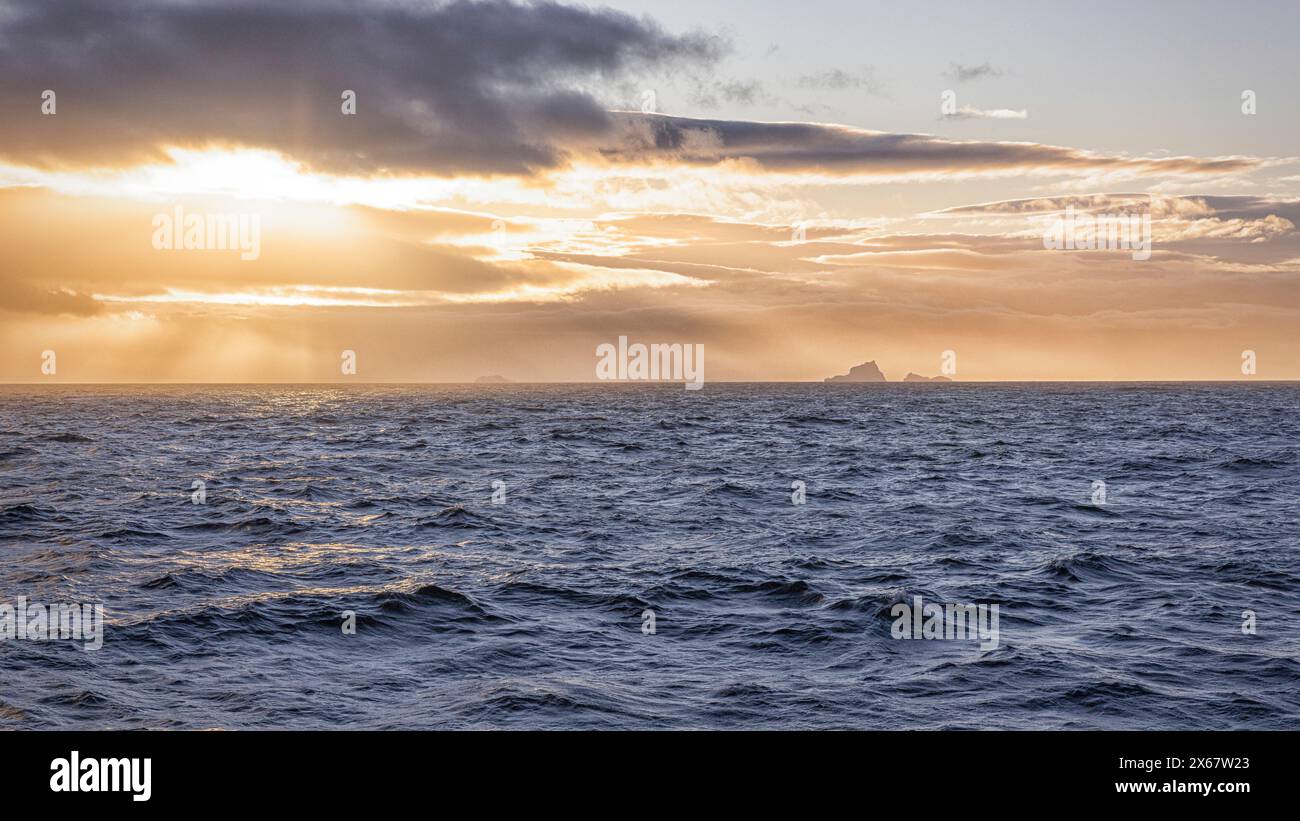 Iceberg in the Antarctic Ocean Stock Photo - Alamy