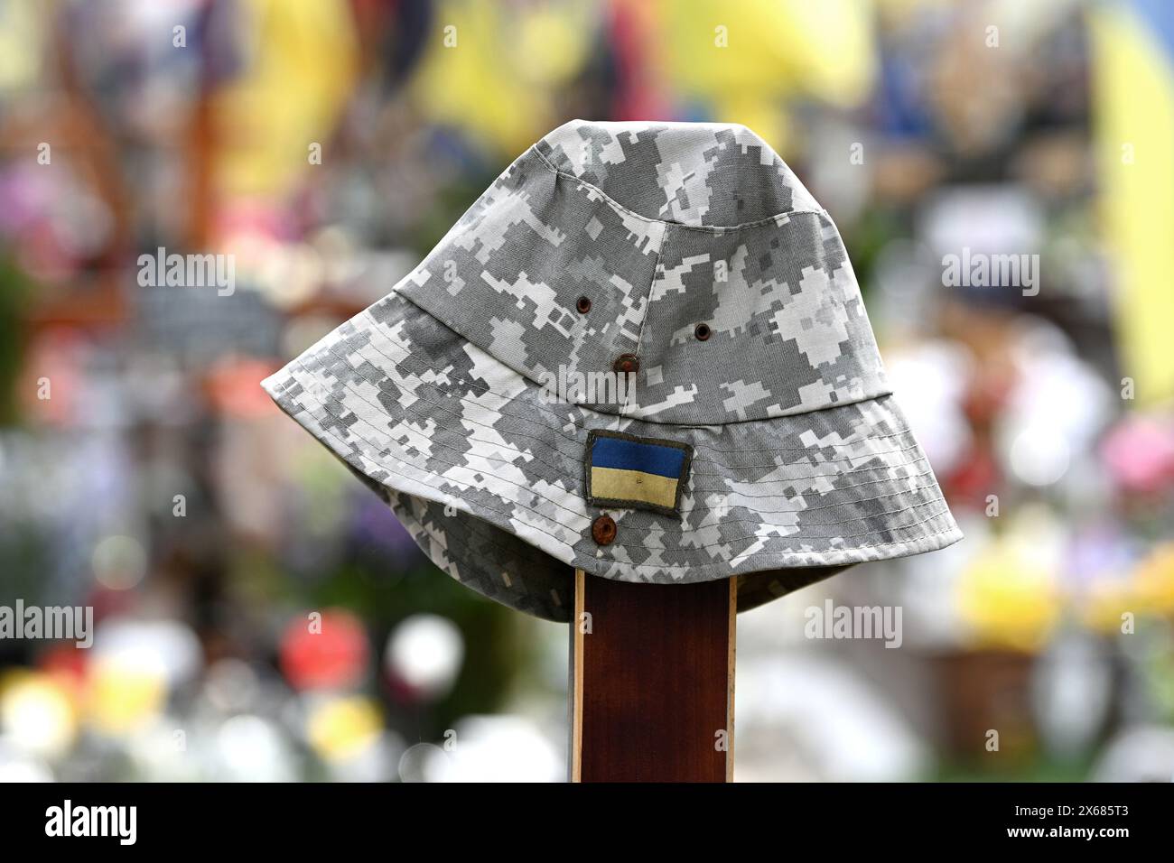 Russian soldiers graves ukraine hi-res stock photography and images - Alamy