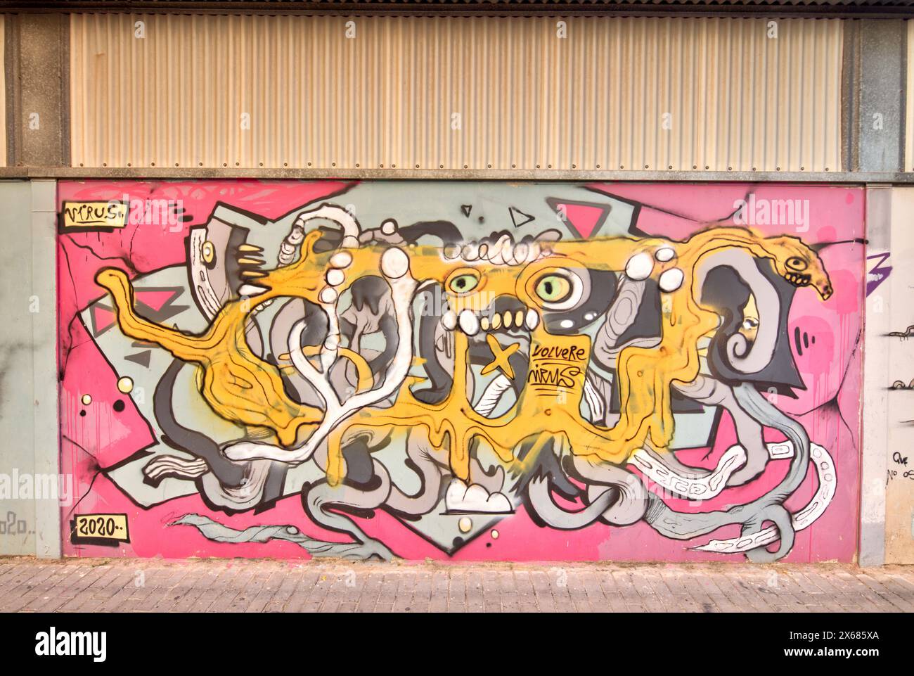 Street art, graffiti, house facade, city tour, old town, architecture ...