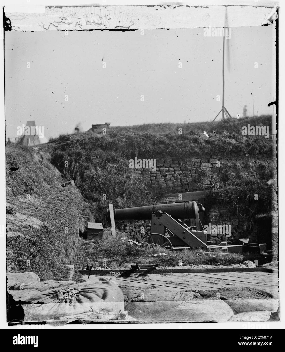 Savannah, Georgia (vicinity). Naval 32-pdr. at Fort McAllister, Civil ...