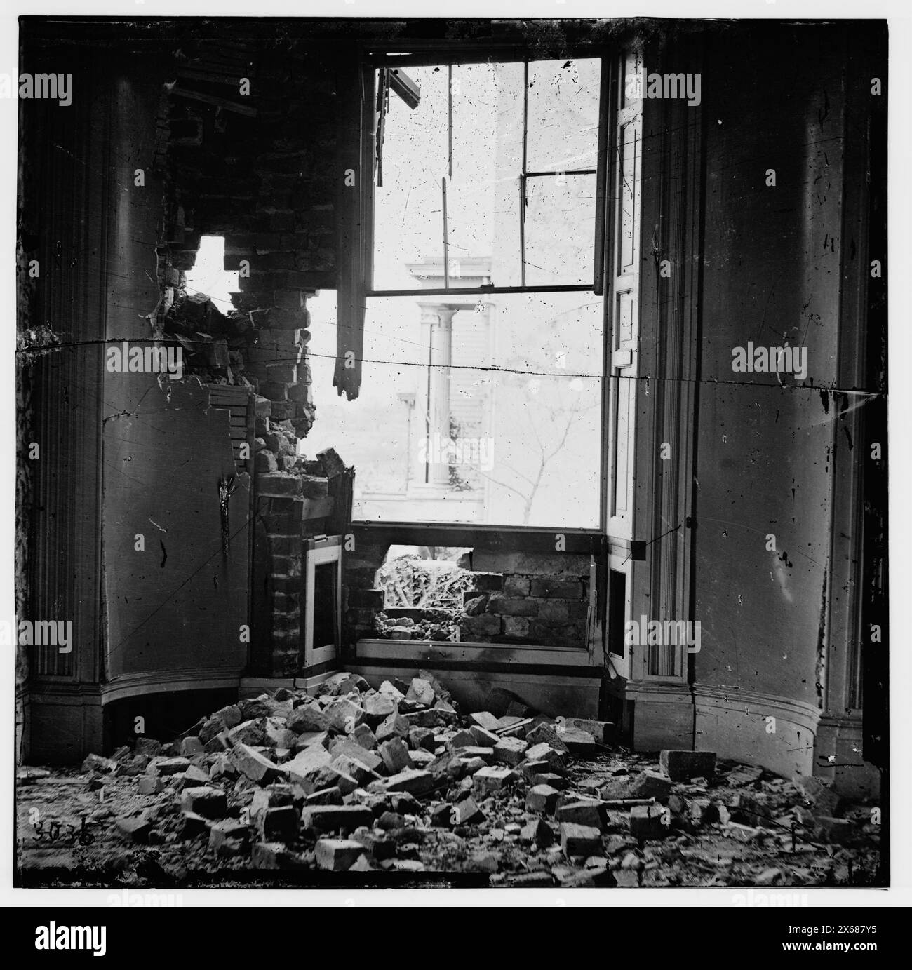 Petersburg, Virginia. Interior of colonial mansion on Bollingbrook ...