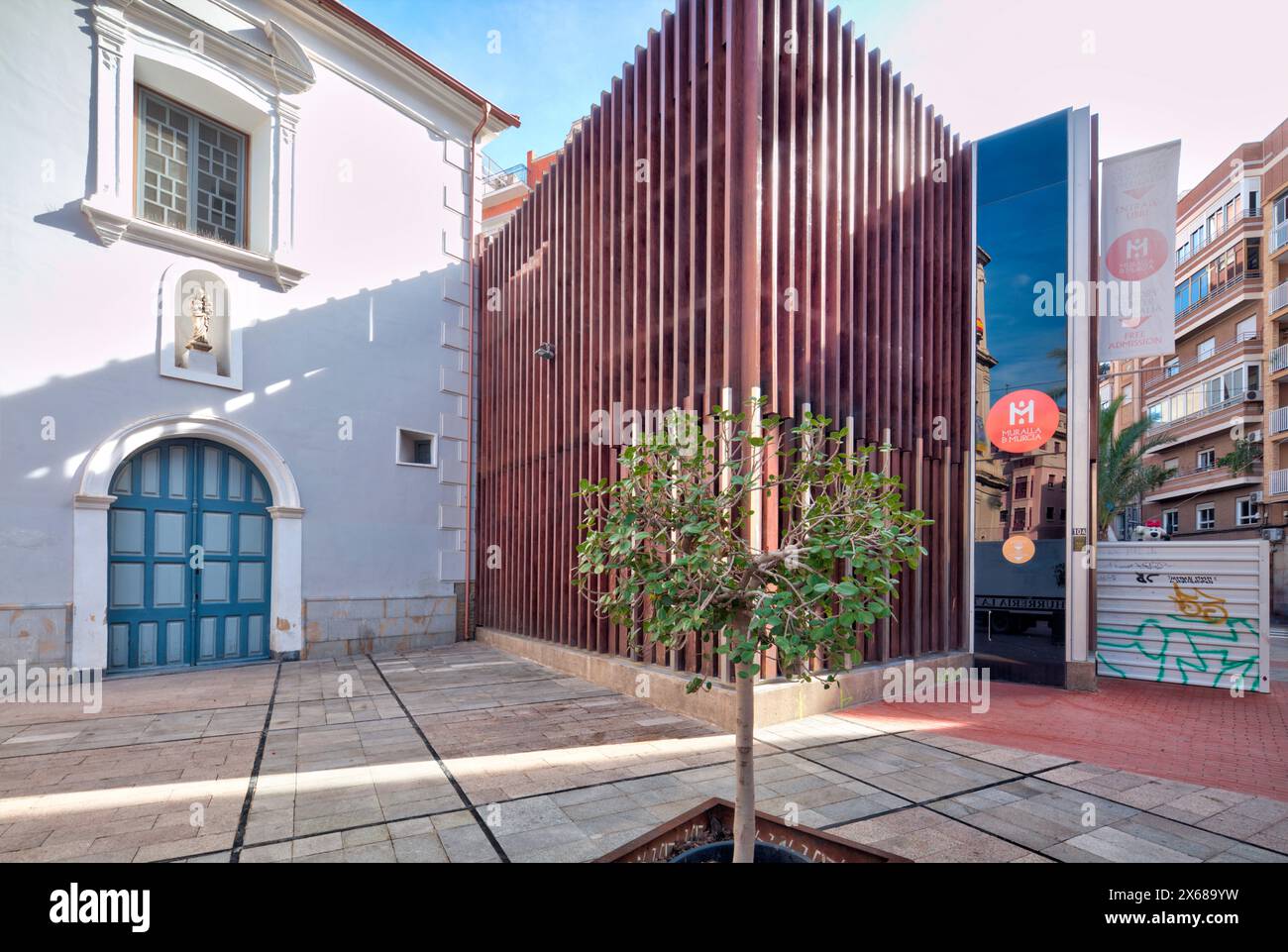 Centro de Visitantes Muralla de Santa Eulalia, visitor center, house ...