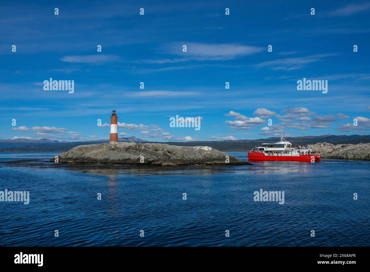 Tour boat les eclaireurs hi-res stock photography and images - Alamy