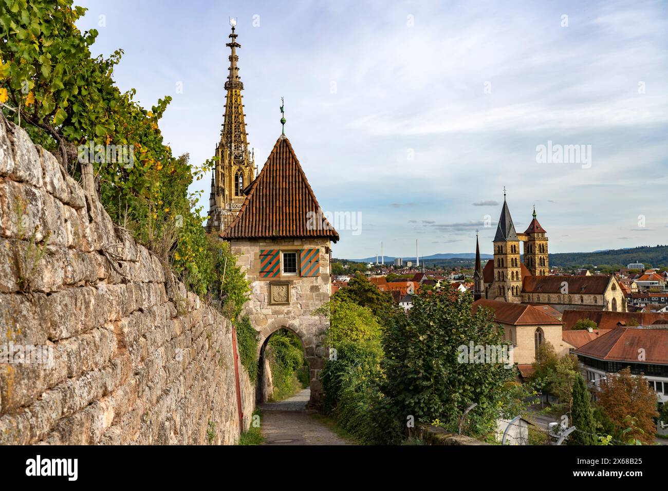 St dionys parish church hi-res stock photography and images - Alamy