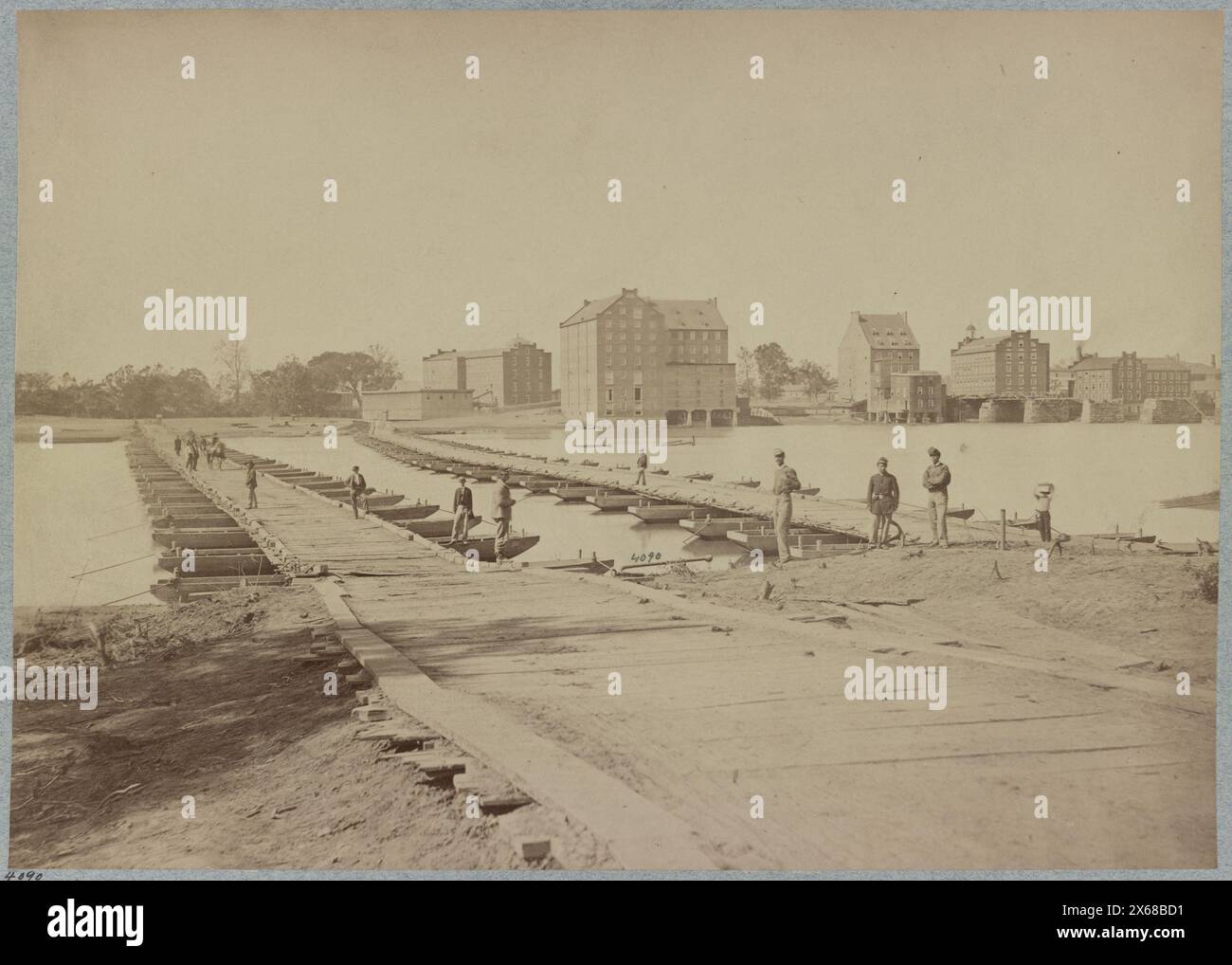 Pontoon bridges across James River at Richmond, Va., April, 1865, Civil ...