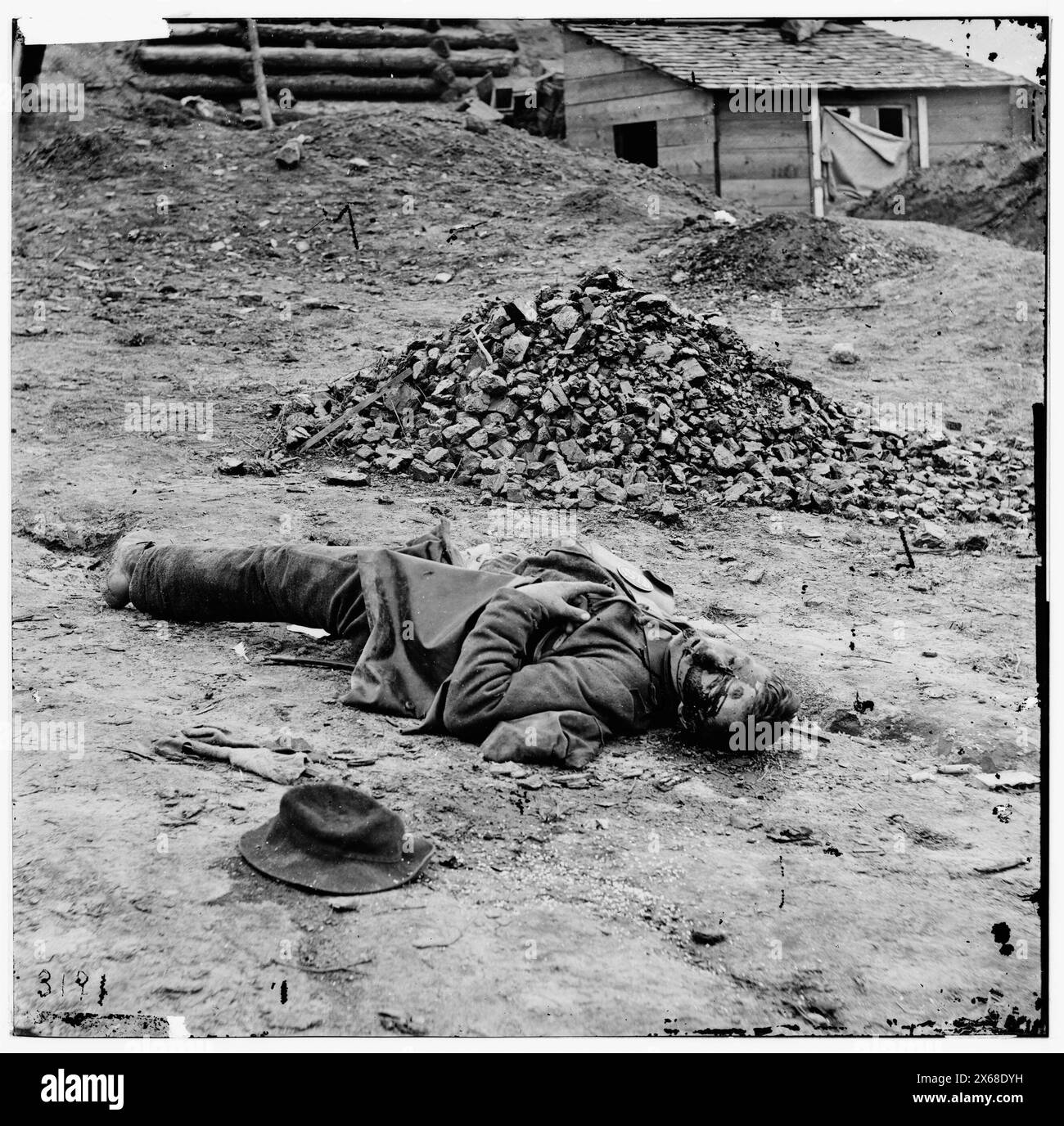 Petersburg, Virginia. Dead Confederate soldier in trenches before ...