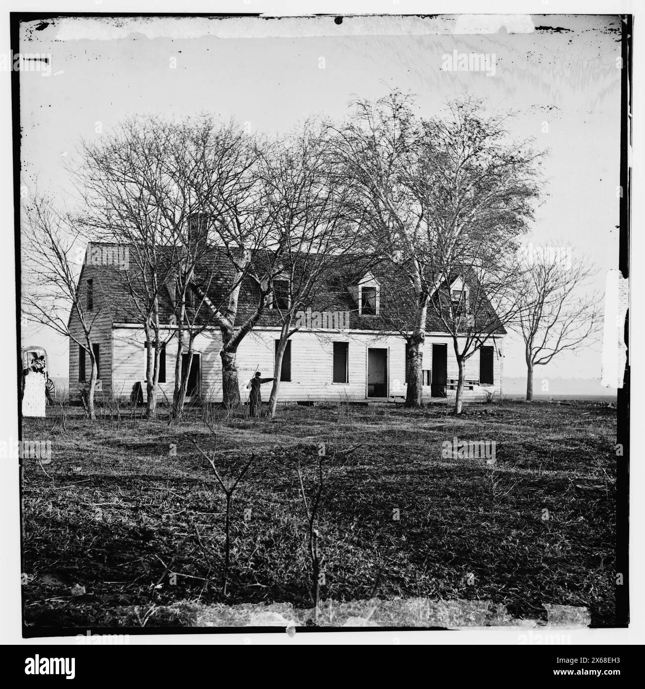 Dutch Gap, Virginia (vicinity). Deserted farm house near Dutch Gap ...