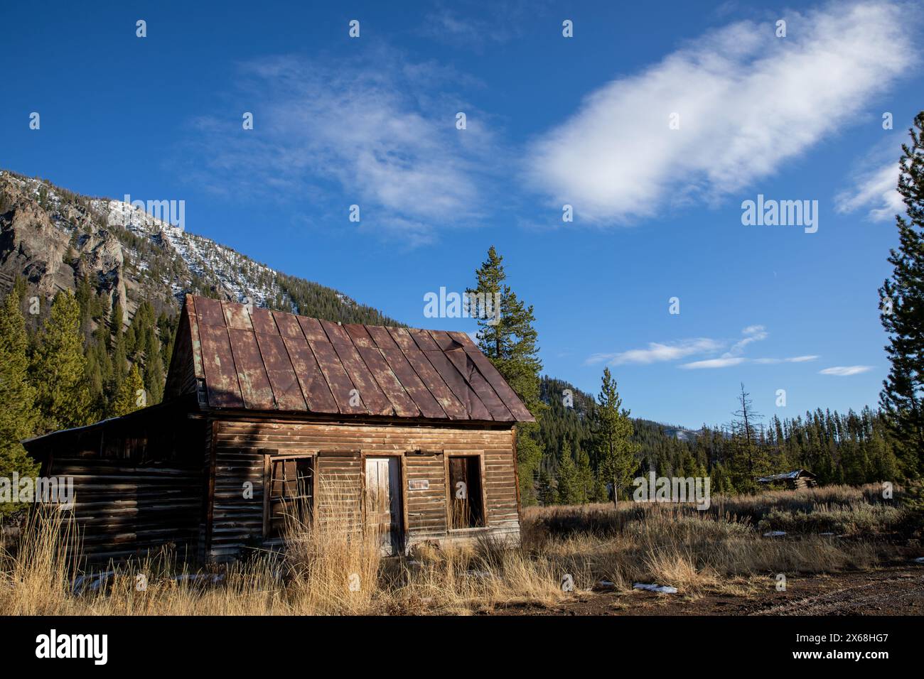 old mining house that is abandoned Stock Photo - Alamy