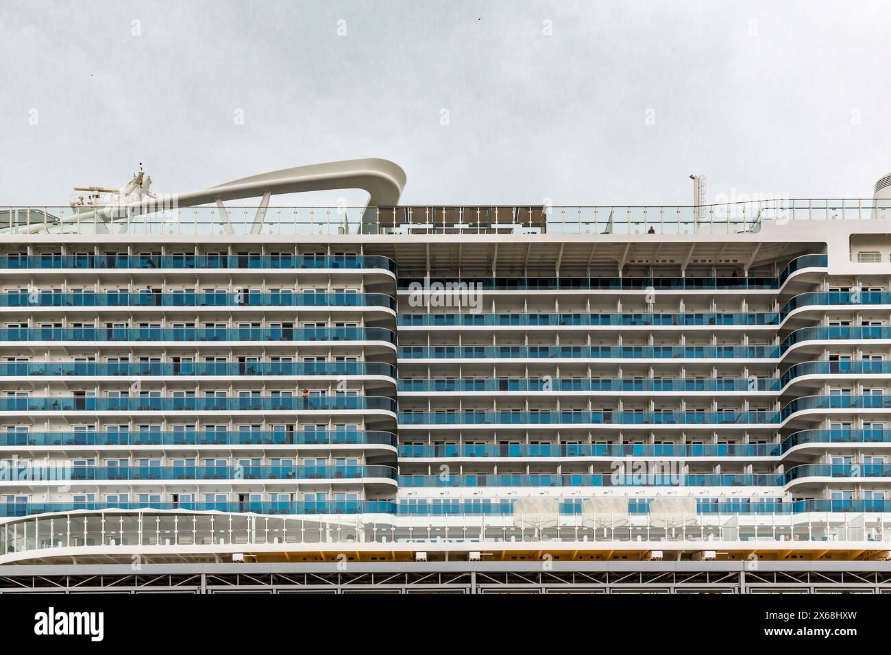 Cruise ship in port, Dubai Harbour, Dubai, United Arab Emirates, Asia ...