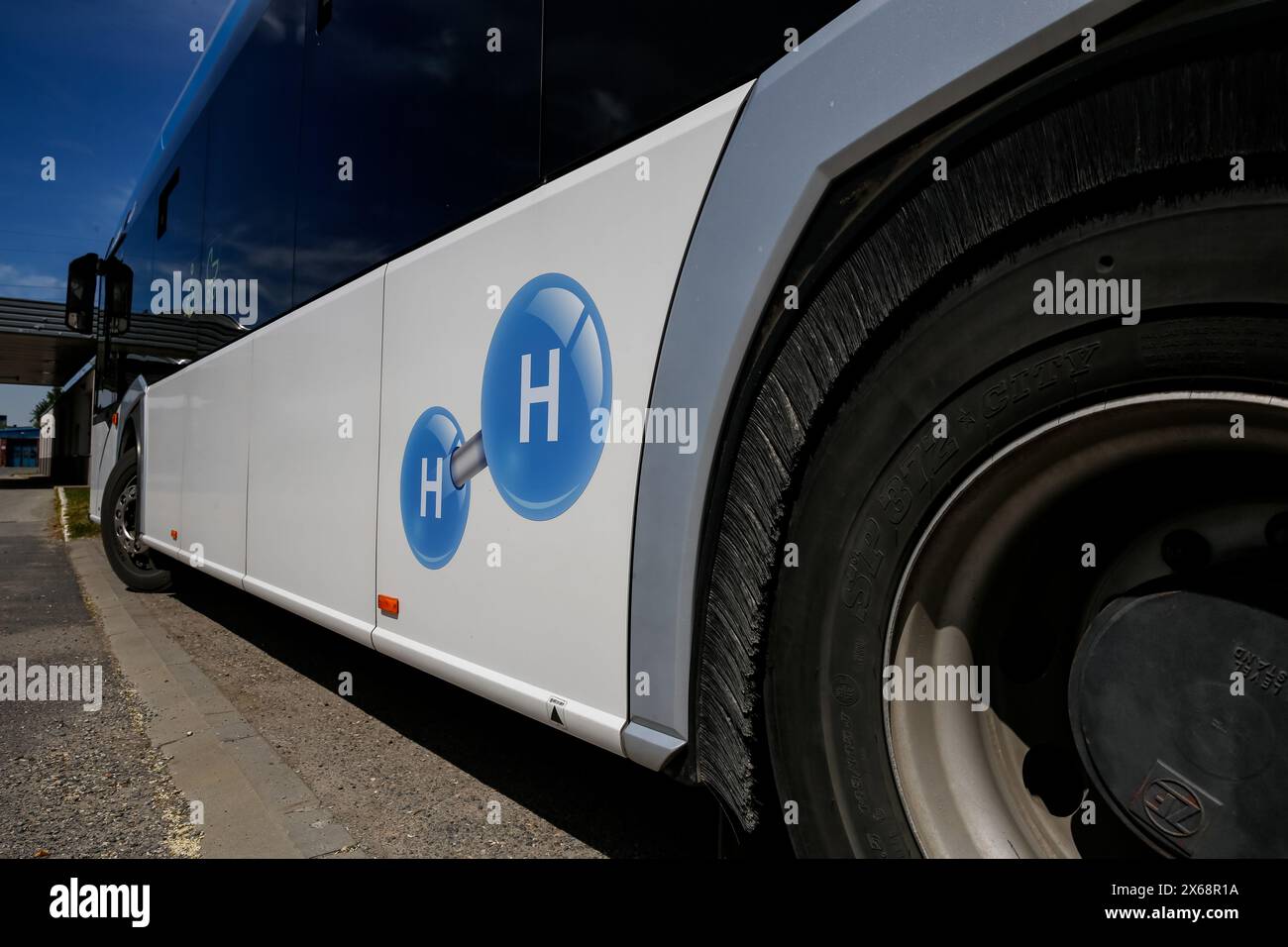 First hydrogen fuelled bus hi-res stock photography and images - Alamy