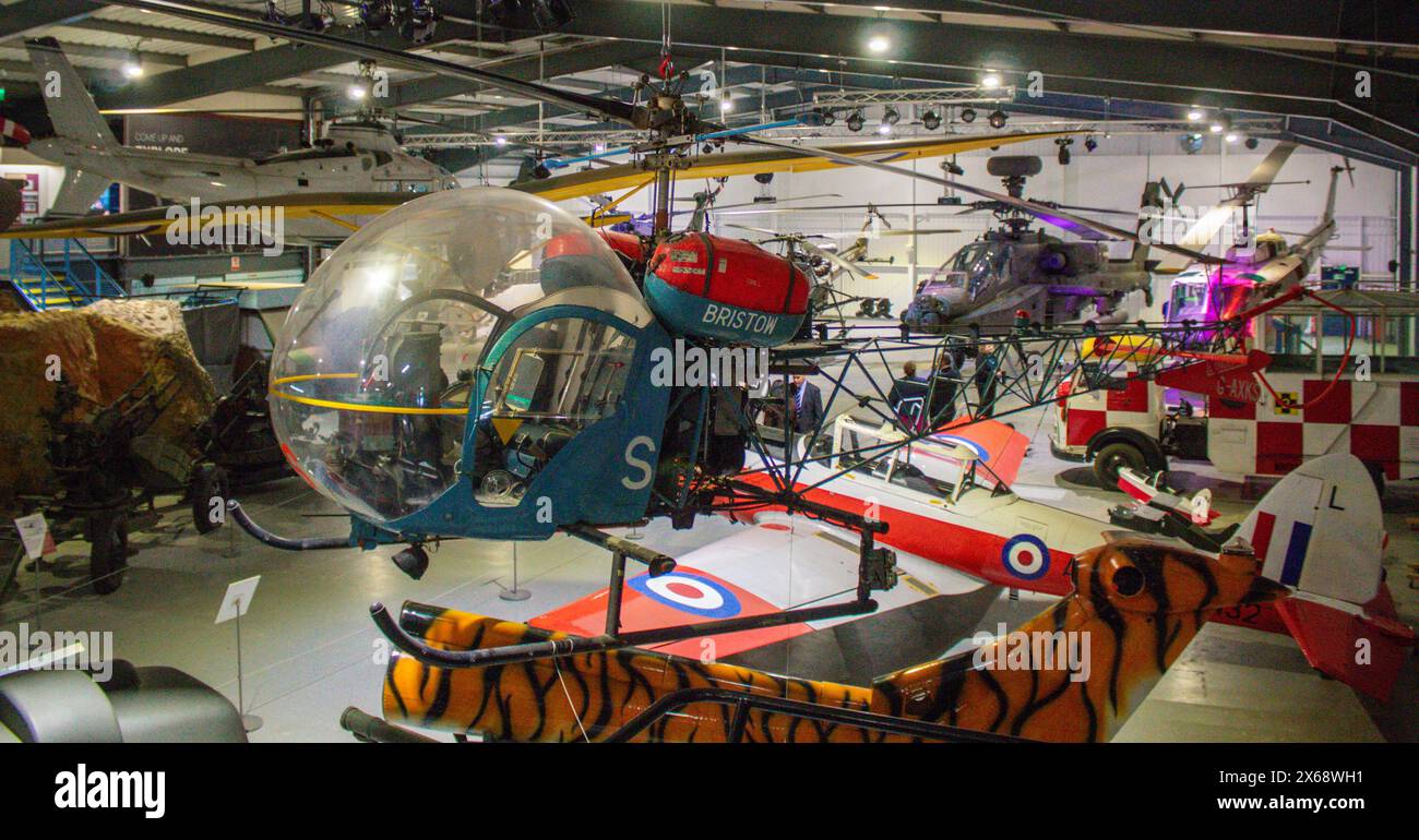 Westland Apache AH Mk1 ZJ224 now on display at the Army Flying Museum ...