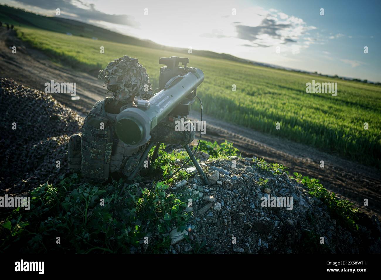 13 May 2024, Romania, Campia Turzii: Bundeswehr paratroopers from the ...