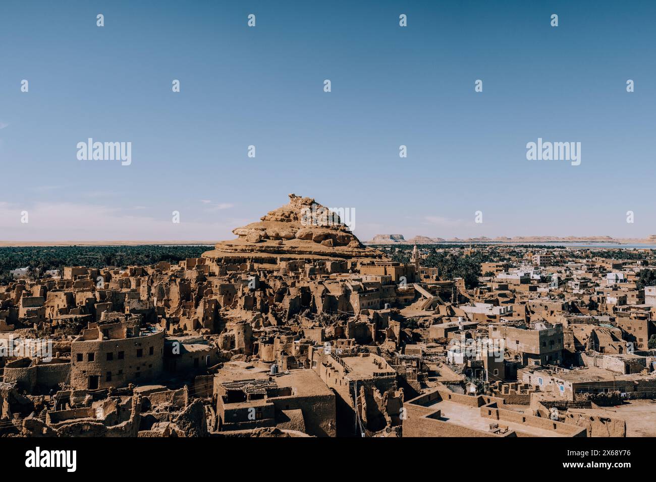 Aerial view of the ancient mud-brick village in Siwa Oasis, Egypt Stock ...