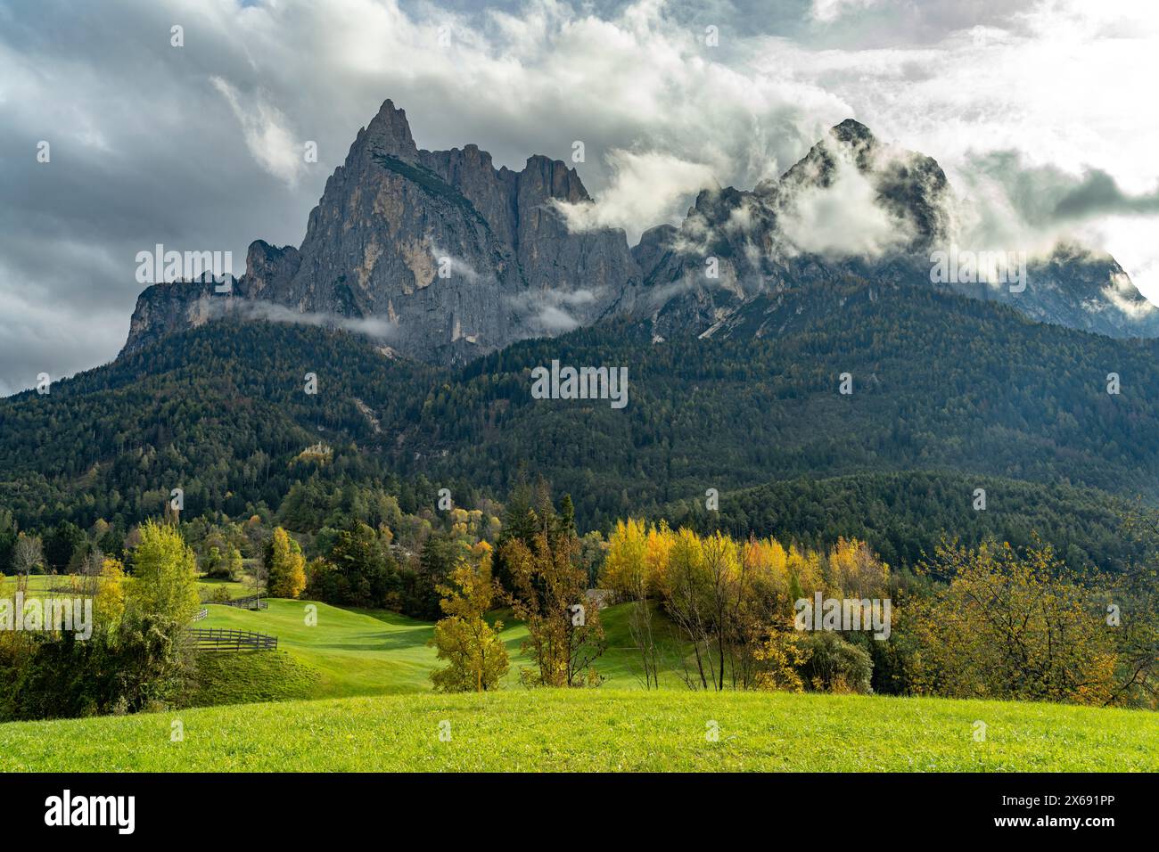 Autumn on mount sciliar hi-res stock photography and images - Alamy